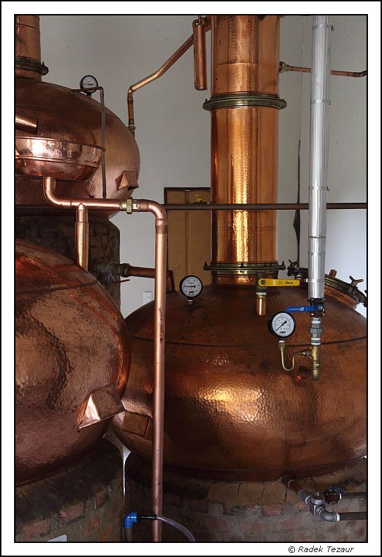 Distillation tanks